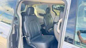 Pelēks Chrysler Pacifica 2021 Ukmergė, ar dzinēja tilpumu 3.61 L un nobraukumu 146 tūkst. km par 12999 €, foto 19 vietnē AUTOMOTO.COM.LV
