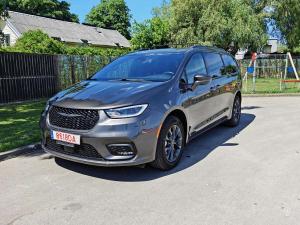Grey Chrysler Pacifica 2021 in Klaipeda, with an engine capacity of 3.61 L and mileage of 157 thousand km for 27500 €, photo  on AUTOMOTO.COM.LV