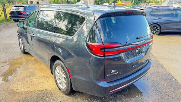 Pelēks Chrysler Pacifica 2021 Ukmergė, ar dzinēja tilpumu 3.61 L un nobraukumu 111 tūkst. km par 7999 €, foto 1 vietnē AUTOMOTO.COM.LV