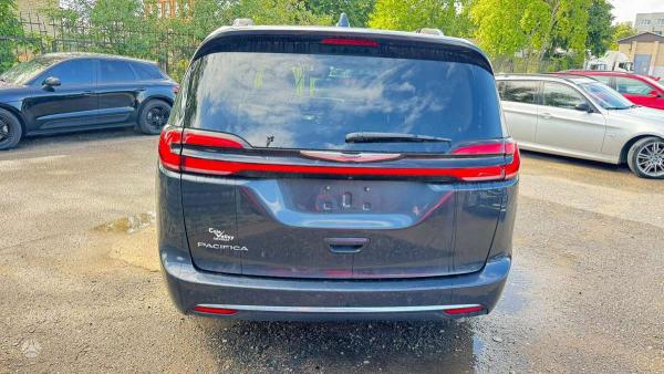 Pelēks Chrysler Pacifica 2021 Ukmergė, ar dzinēja tilpumu 3.61 L un nobraukumu 111 tūkst. km par 7999 €, foto 2 vietnē AUTOMOTO.COM.LV