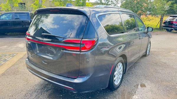 Pelēks Chrysler Pacifica 2021 Ukmergė, ar dzinēja tilpumu 3.61 L un nobraukumu 111 tūkst. km par 7999 €, foto 4 vietnē AUTOMOTO.COM.LV