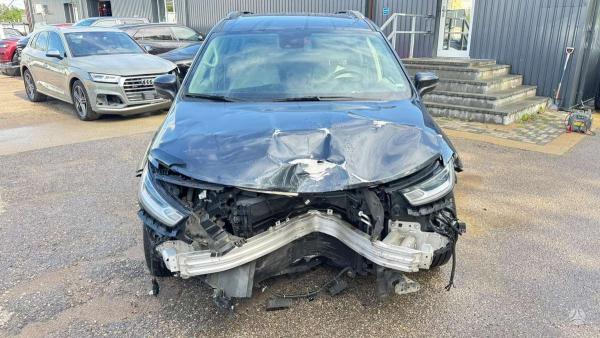Pelēks Chrysler Pacifica 2021 Ukmergė, ar dzinēja tilpumu 3.61 L un nobraukumu 111 tūkst. km par 7999 €, foto 7 vietnē AUTOMOTO.COM.LV