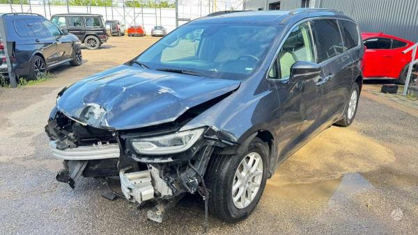 Pelēks Chrysler Pacifica 2021 Ukmergė, ar dzinēja tilpumu 3.61 L un nobraukumu 111 tūkst. km par 7999 €, foto 9 vietnē AUTOMOTO.COM.LV