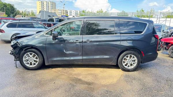 Pelēks Chrysler Pacifica 2021 Ukmergė, ar dzinēja tilpumu 3.61 L un nobraukumu 111 tūkst. km par 7999 €, foto 10 vietnē AUTOMOTO.COM.LV