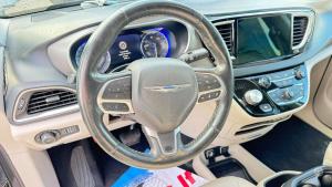 Grey Chrysler Pacifica 2021 in Ukmerge, with an engine capacity of 3.61 L and mileage of 111 thousand km for 7999 €, photo 14 on AUTOMOTO.COM.LV