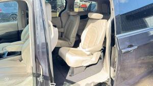 Grey Chrysler Pacifica 2021 in Ukmerge, with an engine capacity of 3.61 L and mileage of 111 thousand km for 7999 €, photo 19 on AUTOMOTO.COM.LV