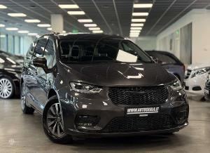 Pelēks Chrysler Pacifica 2021 Klaipėda, ar dzinēja tilpumu 3.61 L un nobraukumu 129 tūkst. km par 22500 €, foto  vietnē AUTOMOTO.COM.LV