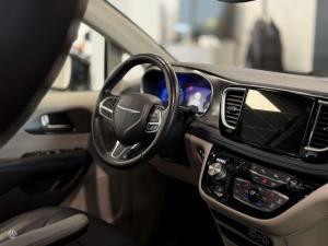 Pelēks Chrysler Pacifica 2021 Klaipėda, ar dzinēja tilpumu 3.61 L un nobraukumu 129 tūkst. km par 22500 €, foto 18 vietnē AUTOMOTO.COM.LV