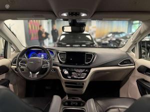 Pelēks Chrysler Pacifica 2021 Klaipėda, ar dzinēja tilpumu 3.61 L un nobraukumu 129 tūkst. km par 22500 €, foto 19 vietnē AUTOMOTO.COM.LV