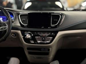 Pelēks Chrysler Pacifica 2021 Klaipėda, ar dzinēja tilpumu 3.61 L un nobraukumu 129 tūkst. km par 22500 €, foto 21 vietnē AUTOMOTO.COM.LV