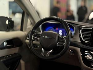 Pelēks Chrysler Pacifica 2021 Klaipėda, ar dzinēja tilpumu 3.61 L un nobraukumu 129 tūkst. km par 22500 €, foto 27 vietnē AUTOMOTO.COM.LV