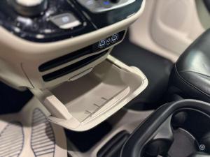 Pelēks Chrysler Pacifica 2021 Klaipėda, ar dzinēja tilpumu 3.61 L un nobraukumu 129 tūkst. km par 22500 €, foto 32 vietnē AUTOMOTO.COM.LV