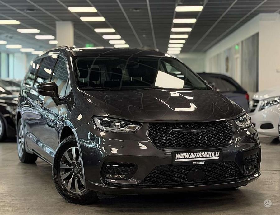 Pelēks Chrysler Pacifica 2021 Klaipėda, ar dzinēja tilpumu 3.61 L un nobraukumu 129 tūkst. km par 22500 €, foto 33 vietnē AUTOMOTO.COM.LV