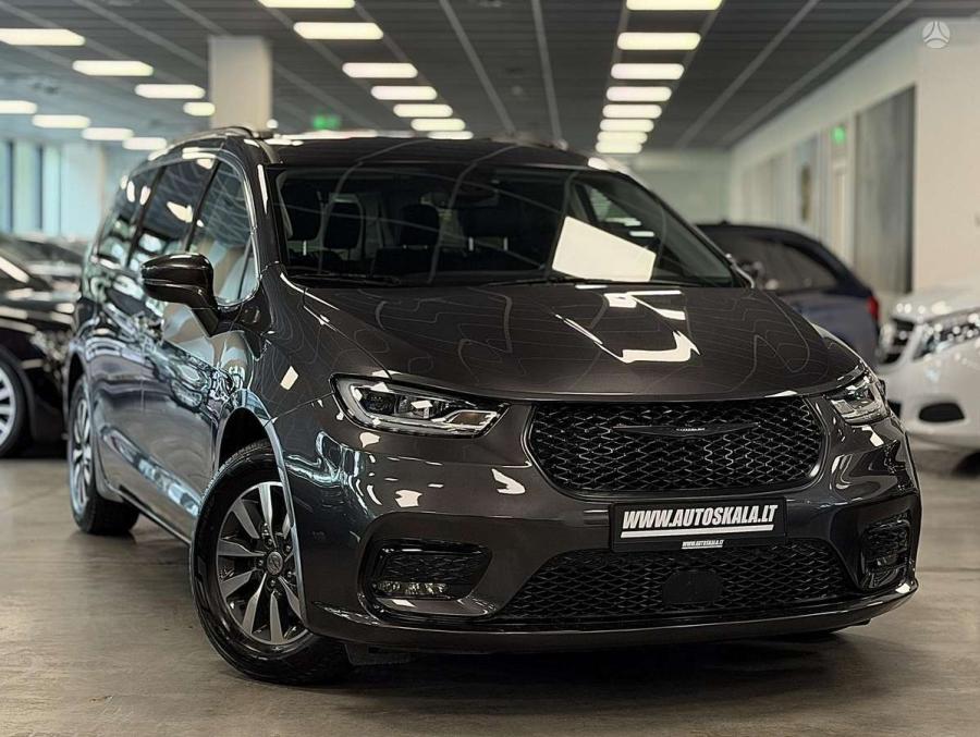 Pelēks Chrysler Pacifica 2021 Klaipėda, ar dzinēja tilpumu 3.61 L un nobraukumu 129 tūkst. km par 22500 €, foto 35 vietnē AUTOMOTO.COM.LV