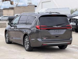Pelēks Chrysler Pacifica 2021 Šauļi, ar dzinēja tilpumu 3.61 L un nobraukumu 140 tūkst. km par 11900 €, foto 7 vietnē AUTOMOTO.COM.LV