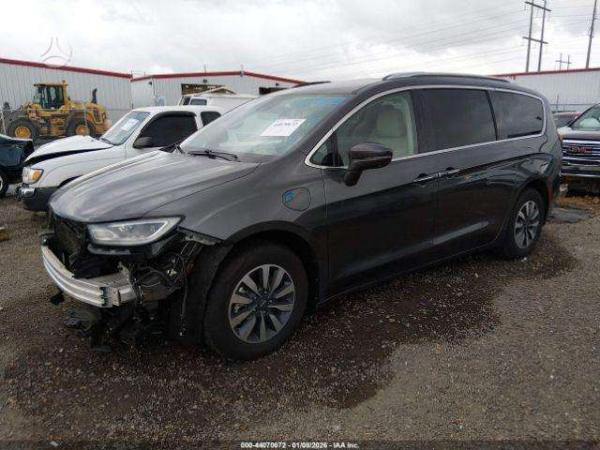Pelēks Chrysler Pacifica 2021 Klaipėda, ar dzinēja tilpumu 3.61 L un nobraukumu 171 tūkst. km par 14300 €, foto 2 vietnē AUTOMOTO.COM.LV