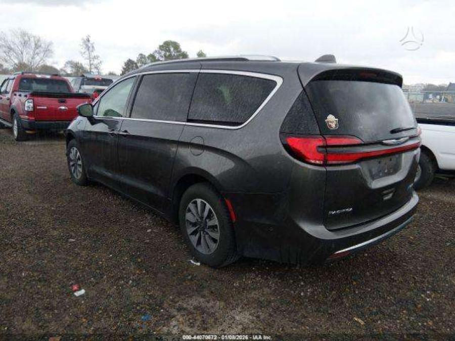 Pelēks Chrysler Pacifica 2021 Klaipėda, ar dzinēja tilpumu 3.61 L un nobraukumu 171 tūkst. km par 14300 €, foto 4 vietnē AUTOMOTO.COM.LV