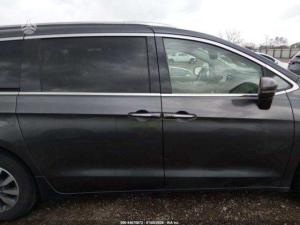 Pelēks Chrysler Pacifica 2021 Klaipėda, ar dzinēja tilpumu 3.61 L un nobraukumu 171 tūkst. km par 14300 €, foto 14 vietnē AUTOMOTO.COM.LV