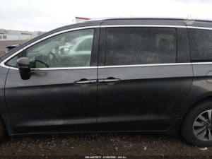 Pelēks Chrysler Pacifica 2021 Klaipėda, ar dzinēja tilpumu 3.61 L un nobraukumu 171 tūkst. km par 14300 €, foto 15 vietnē AUTOMOTO.COM.LV