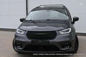 Grey Chrysler Pacifica 2021 in Kretinga, with an engine capacity of 3.60 L and mileage of 220 thousand km for 17450 €, photo 3 on AUTOMOTO.COM.LV