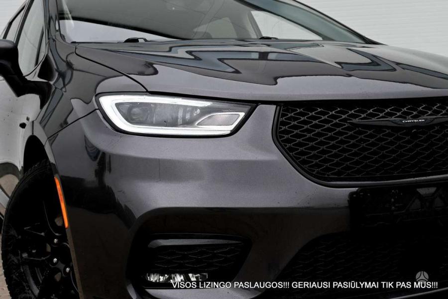 Grey Chrysler Pacifica 2021 in Kretinga, with an engine capacity of 3.60 L and mileage of 220 thousand km for 17450 €, photo 8 on AUTOMOTO.COM.LV