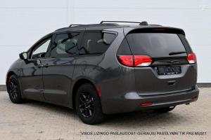 Grey Chrysler Pacifica 2021 in Kretinga, with an engine capacity of 3.60 L and mileage of 220 thousand km for 17450 €, photo 12 on AUTOMOTO.COM.LV