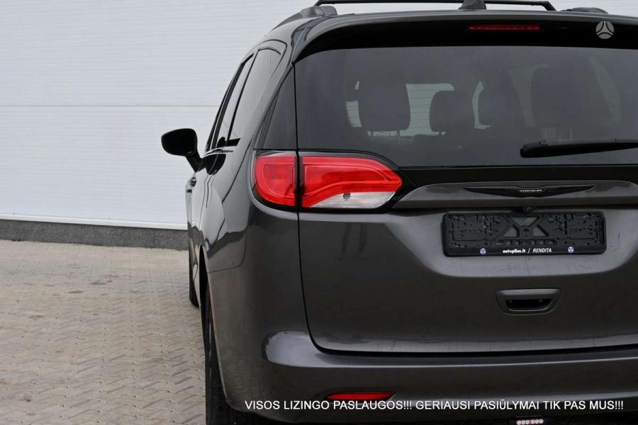 Grey Chrysler Pacifica 2021 in Kretinga, with an engine capacity of 3.60 L and mileage of 220 thousand km for 17450 €, photo 13 on AUTOMOTO.COM.LV
