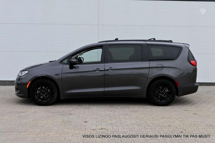 Grey Chrysler Pacifica 2021 in Kretinga, with an engine capacity of 3.60 L and mileage of 220 thousand km for 17450 €, photo 15 on AUTOMOTO.COM.LV
