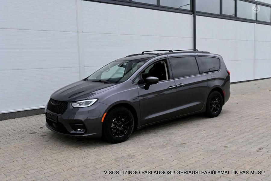 Grey Chrysler Pacifica 2021 in Kretinga, with an engine capacity of 3.60 L and mileage of 220 thousand km for 17450 €, photo 16 on AUTOMOTO.COM.LV