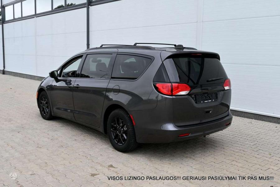 Grey Chrysler Pacifica 2021 in Kretinga, with an engine capacity of 3.60 L and mileage of 220 thousand km for 17450 €, photo 17 on AUTOMOTO.COM.LV