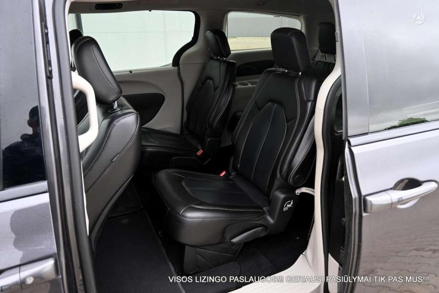 Grey Chrysler Pacifica 2021 in Kretinga, with an engine capacity of 3.60 L and mileage of 220 thousand km for 17450 €, photo 28 on AUTOMOTO.COM.LV