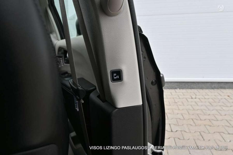 Grey Chrysler Pacifica 2021 in Kretinga, with an engine capacity of 3.60 L and mileage of 220 thousand km for 17450 €, photo 37 on AUTOMOTO.COM.LV