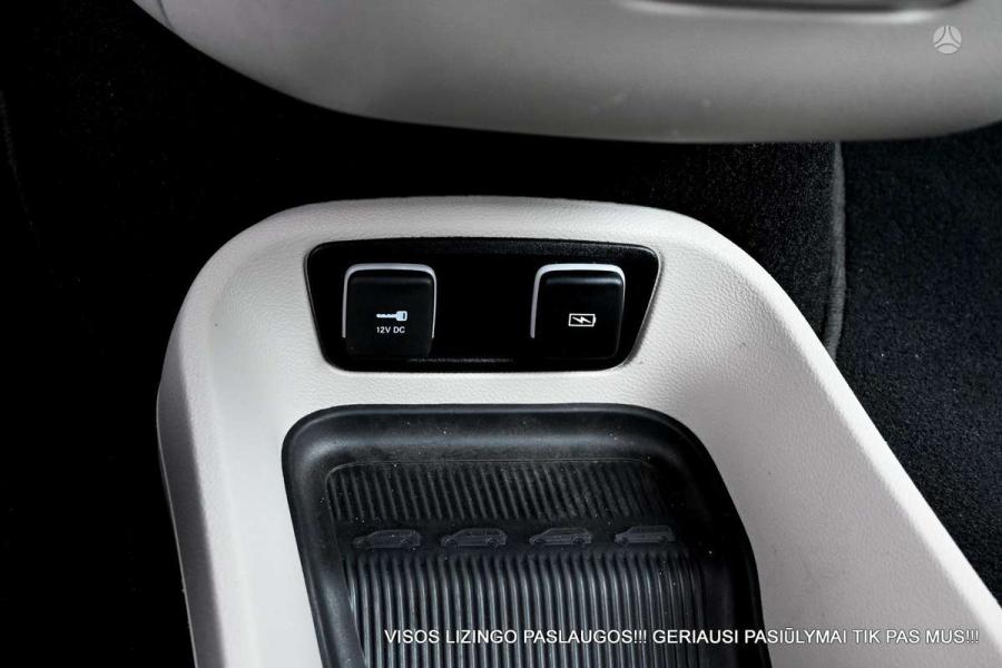 Grey Chrysler Pacifica 2021 in Kretinga, with an engine capacity of 3.60 L and mileage of 220 thousand km for 17450 €, photo 38 on AUTOMOTO.COM.LV