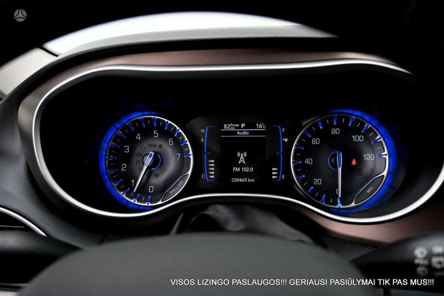 Grey Chrysler Pacifica 2021 in Kretinga, with an engine capacity of 3.60 L and mileage of 220 thousand km for 17450 €, photo 40 on AUTOMOTO.COM.LV