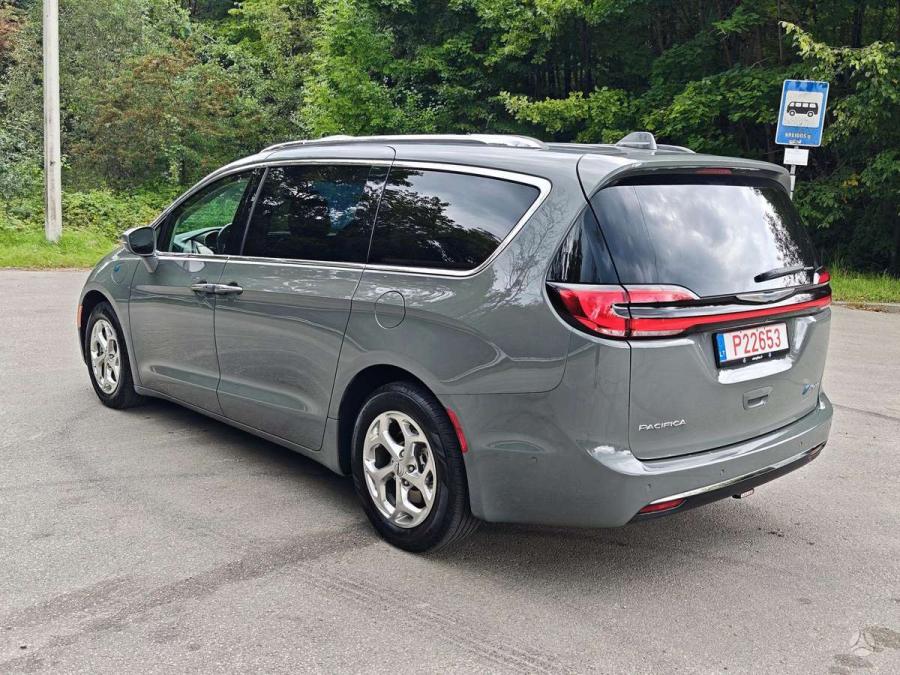 Pelēks Chrysler Pacifica 2021 Kauņa, ar dzinēja tilpumu 3.61 L un nobraukumu 175 tūkst. km par 20500 €, foto 4 vietnē AUTOMOTO.COM.LV
