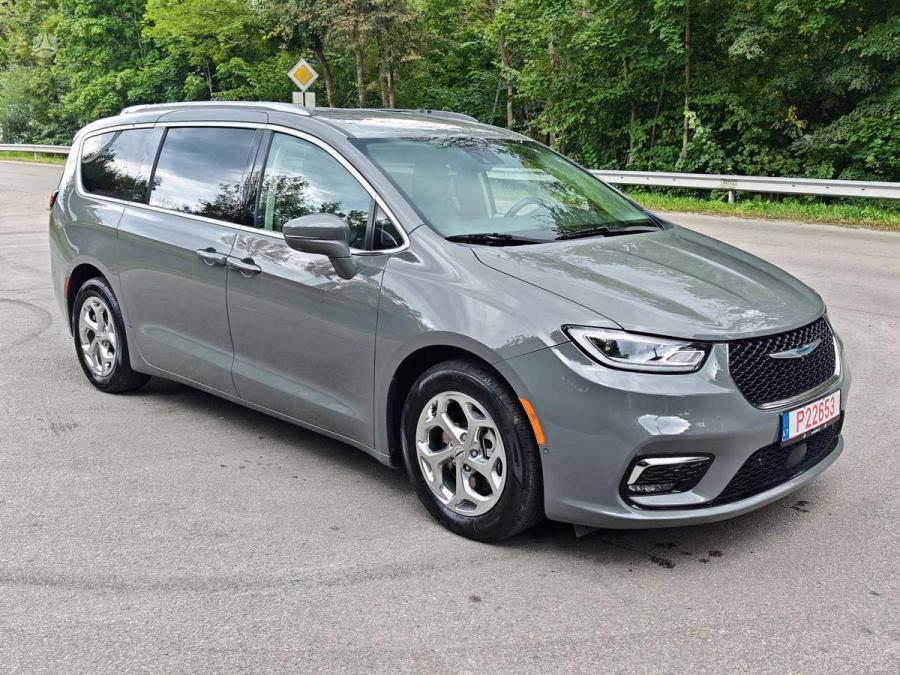 Pelēks Chrysler Pacifica 2021 Kauņa, ar dzinēja tilpumu 3.61 L un nobraukumu 175 tūkst. km par 20500 €, foto 8 vietnē AUTOMOTO.COM.LV