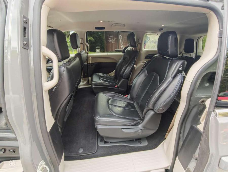 Pelēks Chrysler Pacifica 2021 Kauņa, ar dzinēja tilpumu 3.61 L un nobraukumu 175 tūkst. km par 20500 €, foto 12 vietnē AUTOMOTO.COM.LV