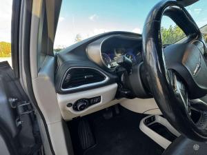 Grey Chrysler Pacifica 2021 in Siauliai, with an engine capacity of 3.61 L and mileage of 163 thousand km for 16900 €, photo 11 on AUTOMOTO.COM.LV