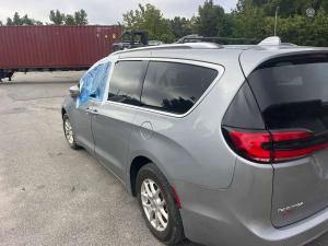 Pelēks Chrysler Pacifica 2021 Ukmergė, ar dzinēja tilpumu 3.61 L un nobraukumu 158 tūkst. km par 9999 €, foto 9 vietnē AUTOMOTO.COM.LV