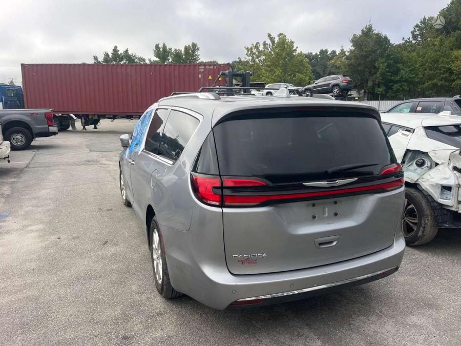 Pelēks Chrysler Pacifica 2021 Ukmergė, ar dzinēja tilpumu 3.61 L un nobraukumu 158 tūkst. km par 9999 €, foto 10 vietnē AUTOMOTO.COM.LV