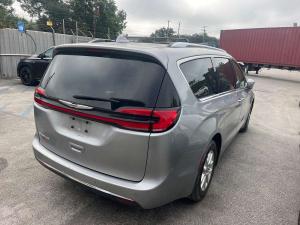 Pelēks Chrysler Pacifica 2021 Ukmergė, ar dzinēja tilpumu 3.61 L un nobraukumu 158 tūkst. km par 9999 €, foto 12 vietnē AUTOMOTO.COM.LV