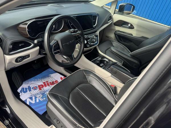 Pelēks Chrysler Pacifica 2022 Kauņa, ar dzinēja tilpumu 3.61 L un nobraukumu 34 tūkst. km par 36900 €, foto 11 vietnē AUTOMOTO.COM.LV