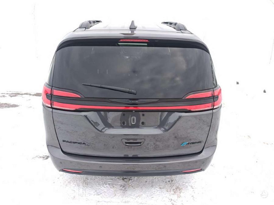 Pelēks Chrysler Pacifica 2022 Jelgava, ar dzinēja tilpumu 3.60 L un nobraukumu 72 tūkst. km par 36400 €, foto 3 vietnē AUTOMOTO.COM.LV