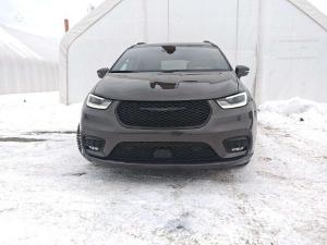 Pelēks Chrysler Pacifica 2022 Jelgava, ar dzinēja tilpumu 3.60 L un nobraukumu 72 tūkst. km par 36400 €, foto 4 vietnē AUTOMOTO.COM.LV
