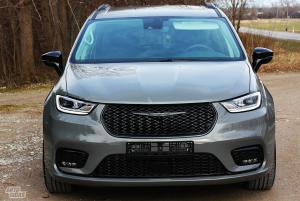 Pelēks Chrysler Pacifica 2022 Petrikaičiai, ar dzinēja tilpumu 3.60 L un nobraukumu 101 tūkst. km par 24799 €, foto 6 vietnē AUTOMOTO.COM.LV