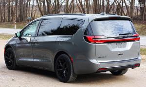 Pelēks Chrysler Pacifica 2022 Petrikaičiai, ar dzinēja tilpumu 3.60 L un nobraukumu 101 tūkst. km par 24799 €, foto 12 vietnē AUTOMOTO.COM.LV