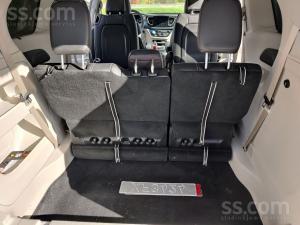 Grey Chrysler Pacifica 2022 in Riga, with an engine capacity of 3.60 L and mileage of 50 thousand km for 35000 €, photo 20 on AUTOMOTO.COM.LV