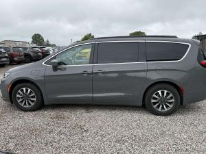 Grey Chrysler Pacifica 2022 in Kretinga, with an engine capacity of 3.61 L and mileage of 50 thousand km for 24999 €, photo 6 on AUTOMOTO.COM.LV