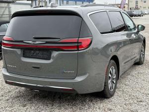 Grey Chrysler Pacifica 2022 in Kretinga, with an engine capacity of 3.61 L and mileage of 50 thousand km for 24999 €, photo 10 on AUTOMOTO.COM.LV