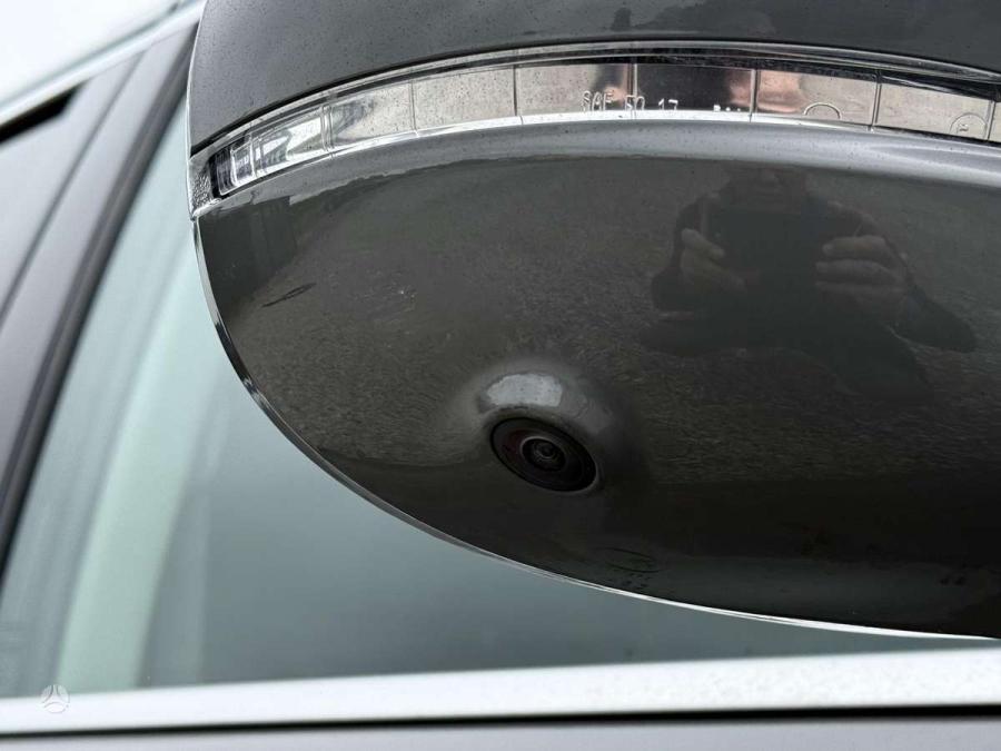Grey Chrysler Pacifica 2022 in Kretinga, with an engine capacity of 3.61 L and mileage of 50 thousand km for 24999 €, photo 16 on AUTOMOTO.COM.LV